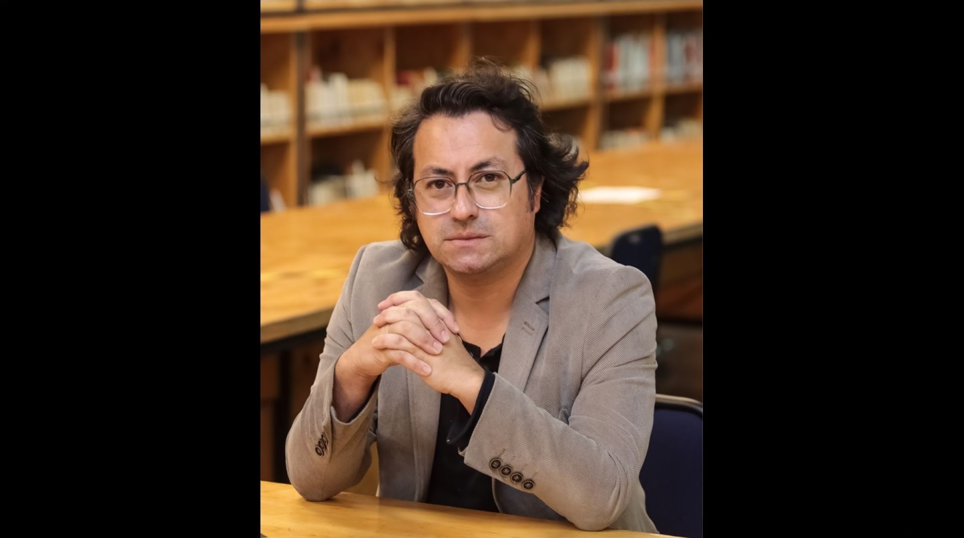 Universidad de Valparaíso - Profesor Pablo Aravena presenta libro “La inactualidad de Bolívar”